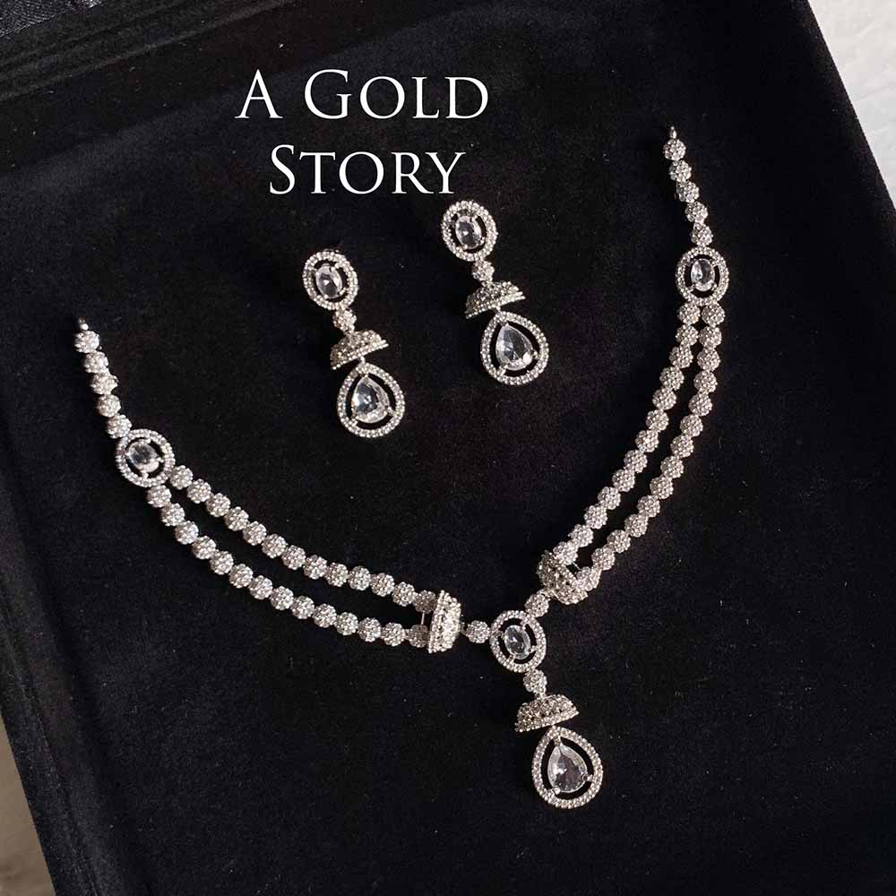 ADEENA NECKLACE SET – A GOLD STORY